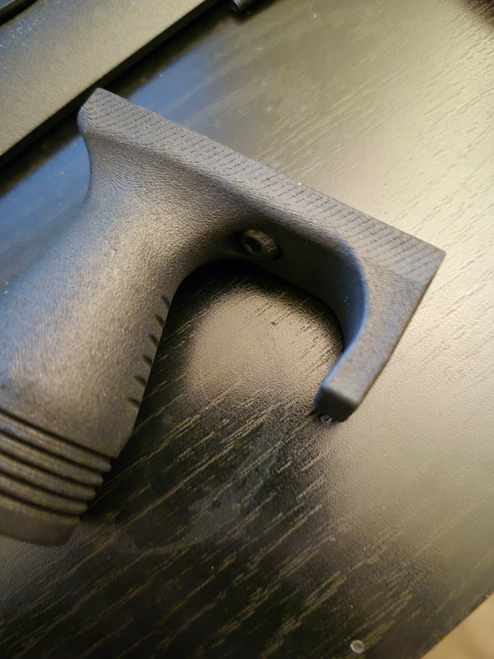 Stubby Angled w/ Finger Stop (Mlok) Gen 3 – SaltyBoyDesigns